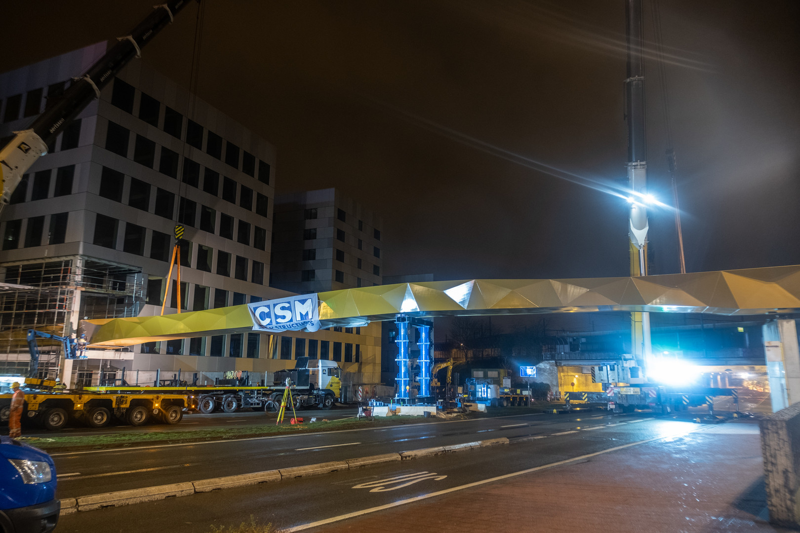 Hijs brug Post X in Antwerpen - CSM